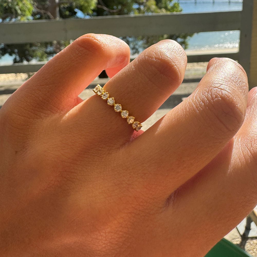 Floating diamond wedding ring | Temple & Grace AU